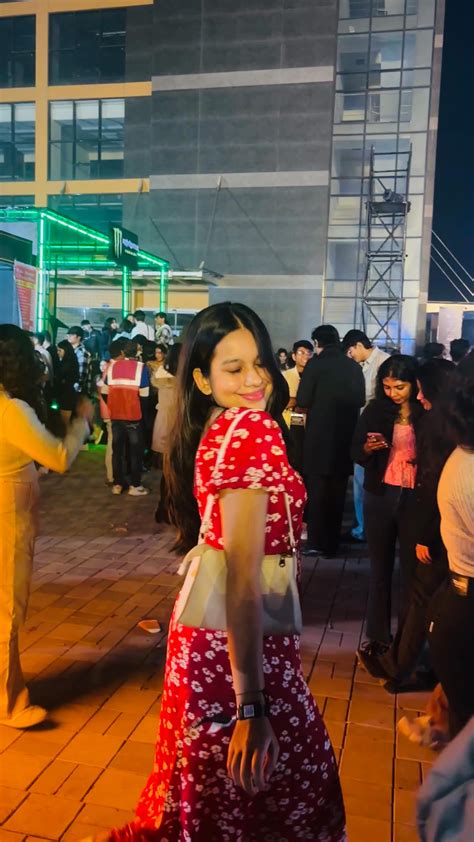 Khushboo Khushboojhawar06 • Instagram Photos And Videos