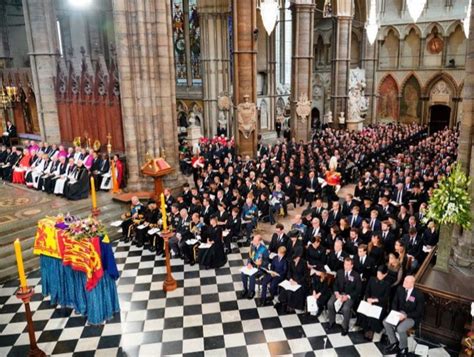 Ерөнхий сайд Л Оюун Эрдэнэ Хааны гэр бүл болон Британийн ард түмэнд эмгэнэл илэрхийлж хүндэтгэл