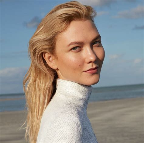 H Karlie Kloss εδώ και λίγες μέρες ανήκει στο Bob Club” των Celebrities