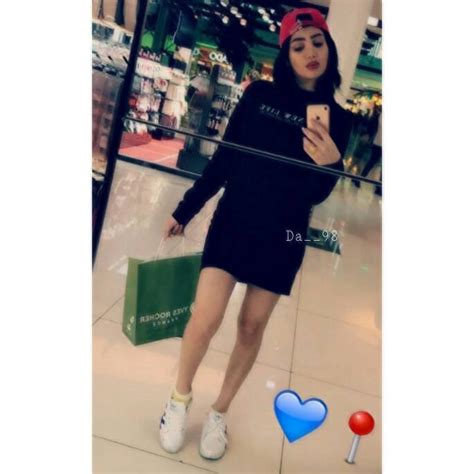 ‫رمزيات بنات 🎀 سيلفي وكذا 📱😉 همسه ازياء بغداد شانيل Facebook‬