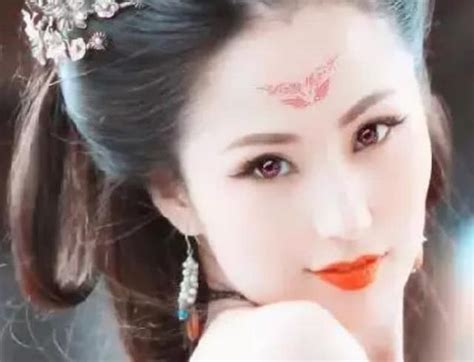 她長相妖媚皇帝都拜倒在她的石榴裙下甘願為她享樂 每日頭條