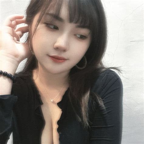 第二 我固定去的廟宇只有啟明堂與西羅殿，其他是踏春帶家人出遊，會去知名大廟去參拜一下 第三 整天在那邊卡來卡去？是會當機還是lag歸剛欸 第四 89又怎樣 不是89又怎樣 少在那邊用你自以為