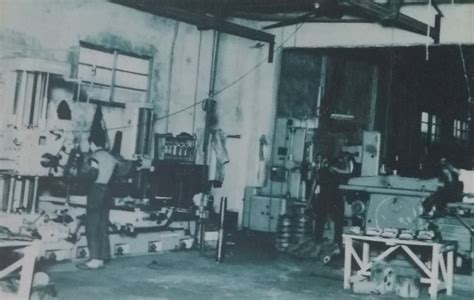 초창기 공장에서 선반을 만드는 광경 벽곡관 주 남선기공