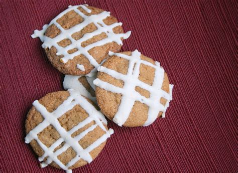 Double Ginger Ginger Snaps With Cream Cheese Icing Haute Pepper Bites