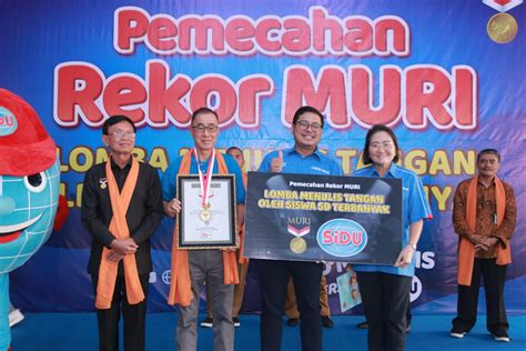 Sidu Raih Rekor Muri Melalui Lomba Menulis Bagi Siswa Sd Terbanyak