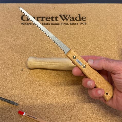 How To Use A Keyhole Saw