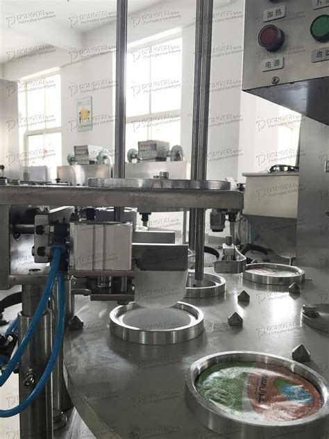 자동 K 컵 커피 캡슐 씰링 기계를 만드는 필링저렴한 가격 자동 K 컵 커피 캡슐 씰링 기계를 만드는 필링 구매