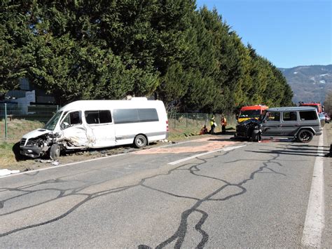 La matinale Seize touristes blessés dans une violente collision en Savoie vive émotion dans la