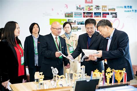 以评促建 以评促改 以评促管 以评促强——教育部本科教育教学审核评估组专家莅临我院指导 工作动态本科教育护理学院