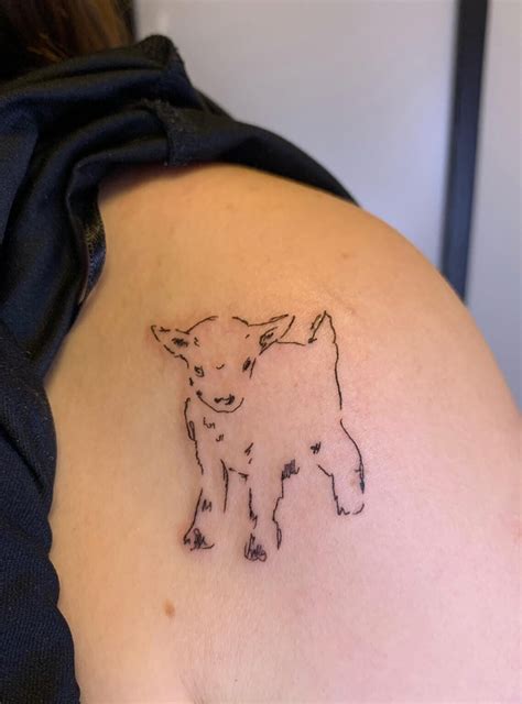 31 Delicate Shoulder Tattoos For Women Tattoo Glee