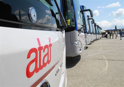 Blu E Grigi Ecco I Nuovi Bus Ataf La Repubblica