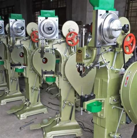 Enhanced Riveting Machine Automatic Rivet Feeding Riveting Joint Of