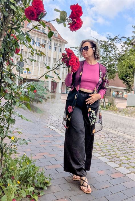 Daryna Кривенька качечка зі зламаною лапкою йде працювати і думає от деякі чоловіки так