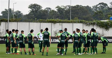 Vivendo Momentos Opostos América Mg Trata Clássico Contra Cruzeiro