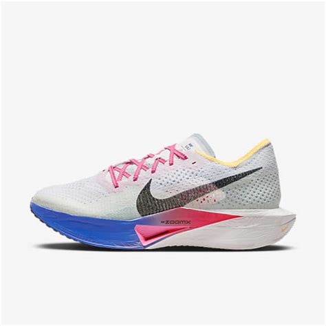 Nike Vaporfly. Nike TR