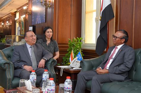 محافظ الإسكندرية يبحث مع سفير كمبوديا تعزيز التعاون المشترك
