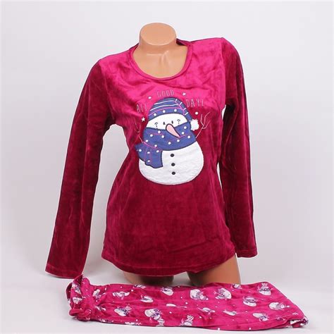 Плюшена дамска пижама във виолетово бордо със Снежко | Пижама, Бордо ...