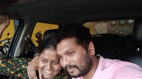 இந்த தடவ எல்லாரையும் விட்டுட்டு ஊருக்கு போறது மனசு ரொம்ப கஷ்டமா இருக்கு