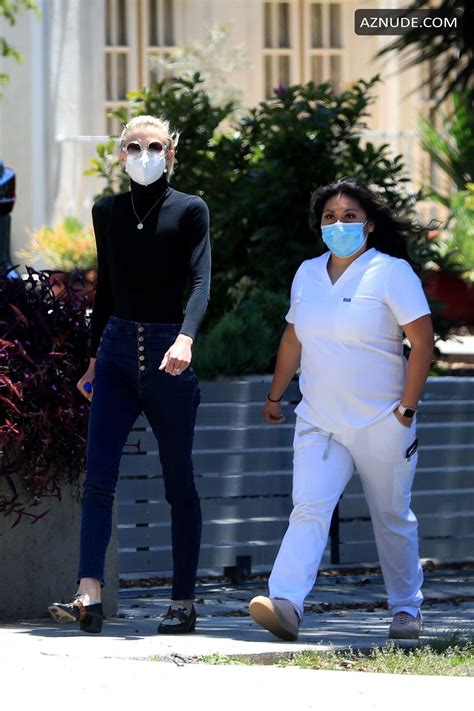 Jaime King Wraps Up A Medical Building Visit Today After A Scheduled