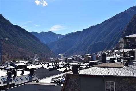 Panoràmica Dandorra La Vella A Plena Llum ☀️⠀ ⠀ Guiand Andorra Vall