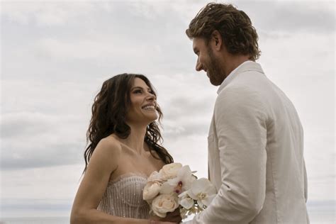 Sexlife Sarah Shahi Slams Gimmicky Season 2 Says She Struggled