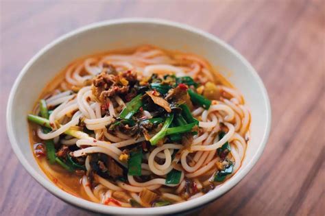 小鍋米線菜品特色做法營養價值中文百科全書