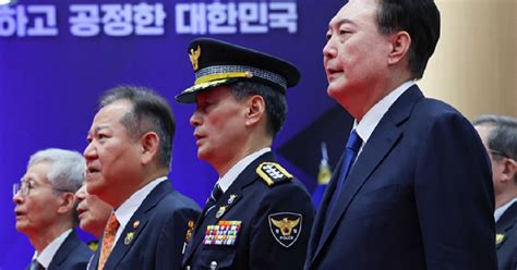 尹 지지율 소폭 하락73 김건희 여사 활동 중단해야 Nbs