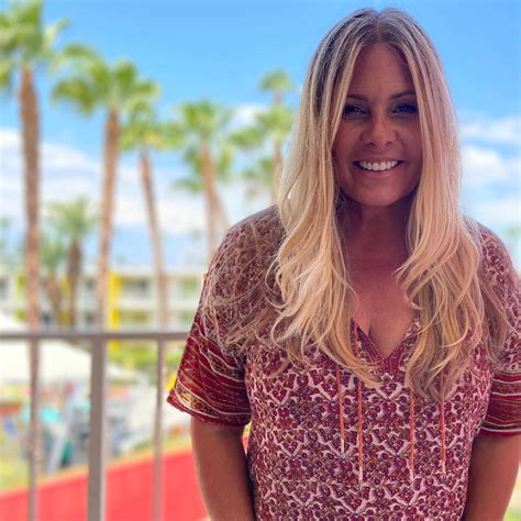 Baywatch Alum Nicole Eggert Shaves Head Amid Breast Cancer