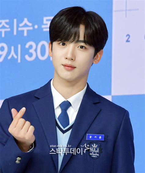 포토 김요한 `학교 2021` 사로잡아 스타투데이