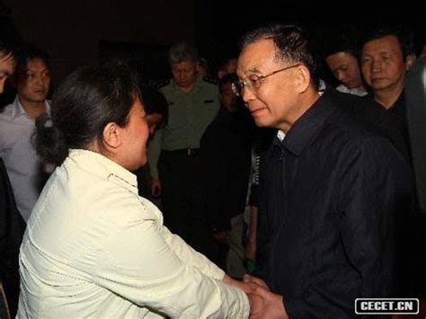 地震灾区聚焦总理表情 中国娱乐资讯网CECET CN