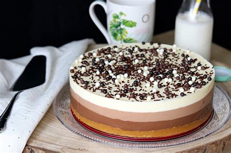 Tarta tres chocolates con galletas y cuajada sin horno Recetas Fácil
