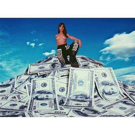 Caitlin Stasey Cleavage Thefappening