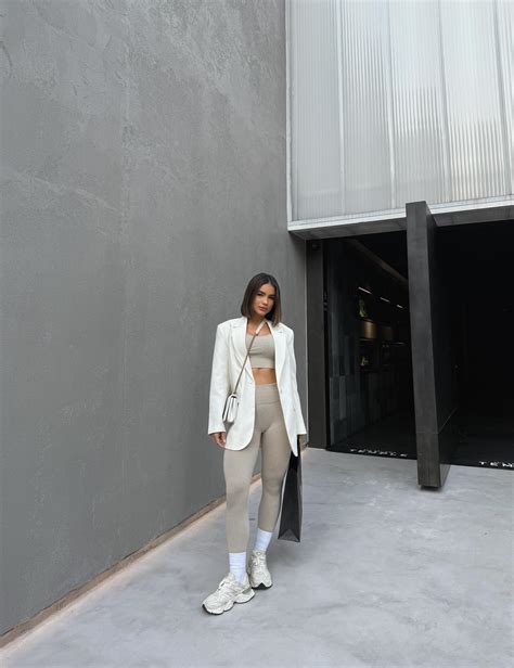 Caroline Fiama Carolinefiama • Instagram Photos And Videos