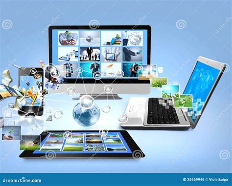 Ordenadores Y Teléfono Móvil Foto De Archivo Imagen De Explorador