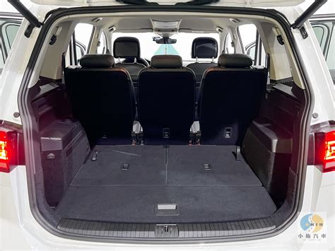 2021 Volkswagen Touran 280 Tsi Life 自排 白 小施汽車商行