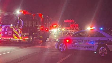 2 Injured In Overnight Crash On Versailles Road