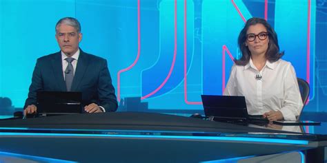 William Bonner encerra Jornal Nacional anúncio de férias