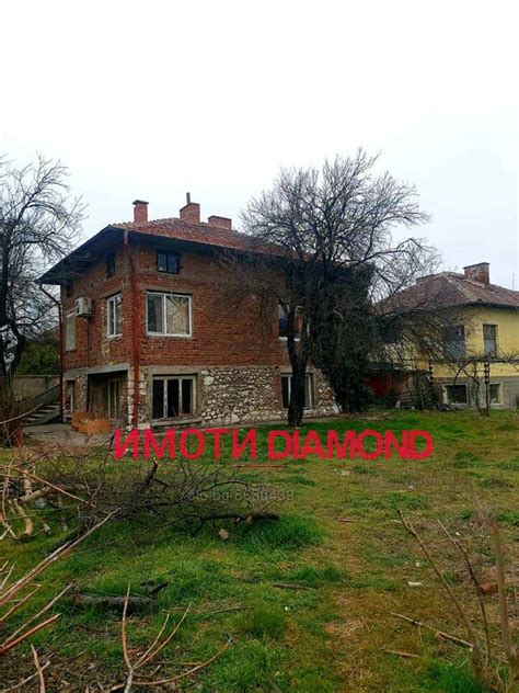 Самостоятелна къща в Димитровград Двуетажна къща 176 квм РЗП 710 квм