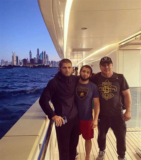 Ufc轻量级冠军小鹰哈比布努马格莫多夫ins照片自取第二弹