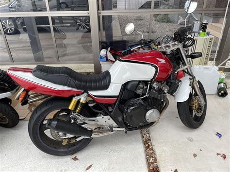 Cb400sf Nc39 Cbxカラー 塗り立て 絶版車輌 旧車 ゼファー Xjr 4気筒 実働 1円スタート 再出品251cc 400cc