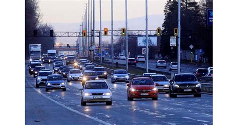 Колони от коли щурмуват столицата в последния почивен ден Снимки