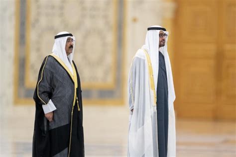 بمراسم رسمية محمد بن زايد يستقبل أمير الكويت في قصر الوطن صحيفة الخليج