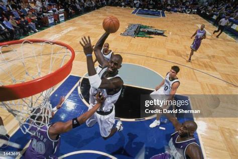 348 Photos Et Images Haute Résolution De Minnesota Timberwolves Ervin