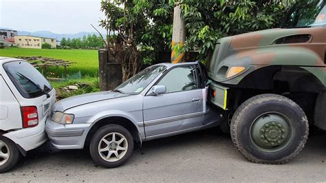 陰雨天軍卡車連環撞毀8輛車 肇事駕駛：陽光太刺眼 Willnews分享應該關心的新聞