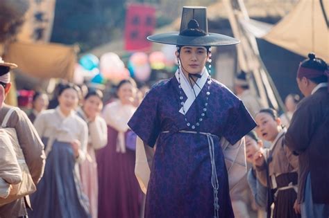 박형식 왕세자→선비 은밀한 이중생활 포착 청춘월담 손에 잡히는 뉴스 눈에 보이는 뉴스 뉴스엔