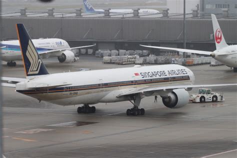シンガポール航空 Boeing 777 300 9v Swq 羽田空港 航空フォト By Abramsさん 撮影2023年11月12日
