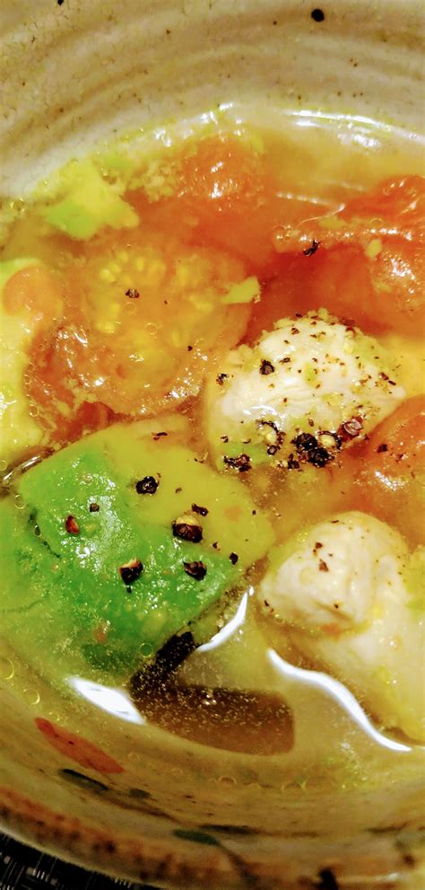 鶏ささみ・アボカド・トマトのスープ・・・おいしい～簡単 ヘルシー料理！定番料理！ 簡単で、わかりやすくて、美味しそう 花の写真と