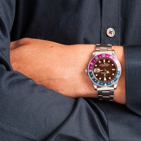 These Rare ‘tropical Dial Retro Rolexes Can Be Yours Maxim