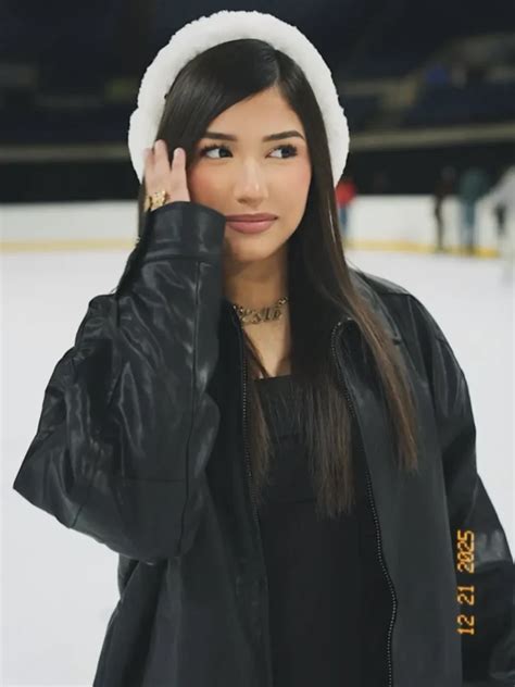 Esli Mendez Height Age Net Worth Ethnicity Sisters Real Name