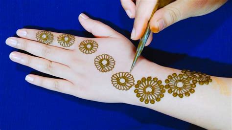 Most Beautiful Easy Mehndi Design Stylish Flower Bail Mehndi Design